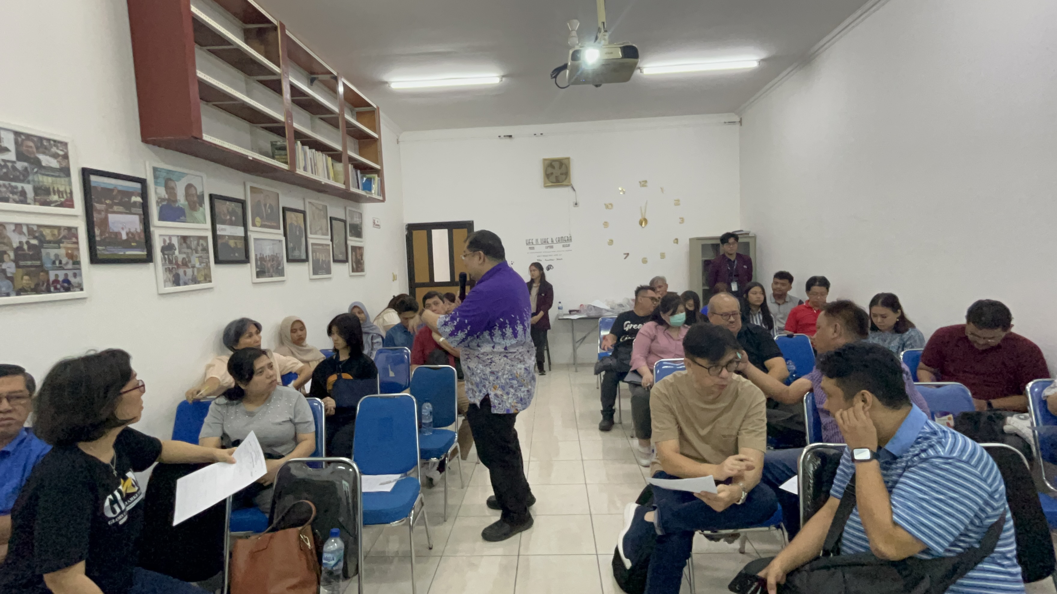 Digitalisasi UMK : 31 Pelaku Usaha di Semarang Belajar Analisis SWOT ...