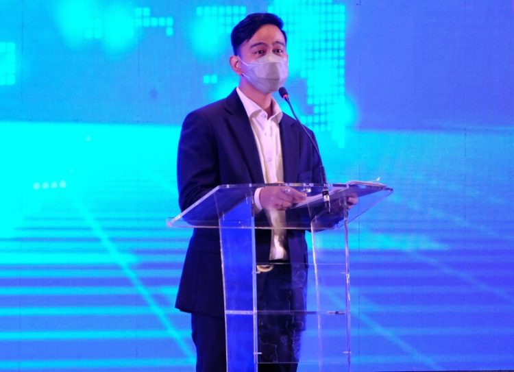 Harkitnas, Gibran Tekankan Pentingnya Literasi Digital di Era Cyber ... Harkitnas, Gibran Tekankan Pentingnya Literasi Digital di Era Cyber ...